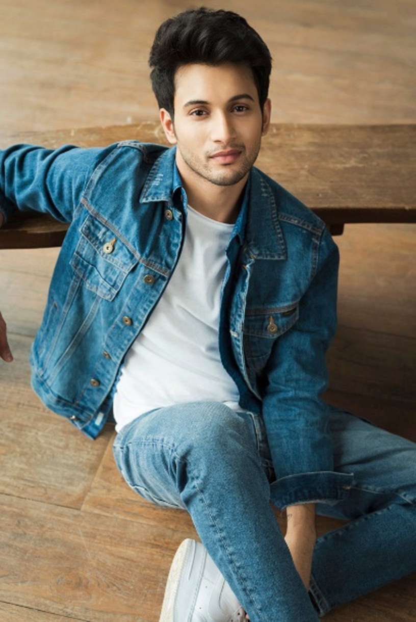 Rohit Suresh Saraf Full Bio: Height, Age, Girlfriend, Family, and More ...