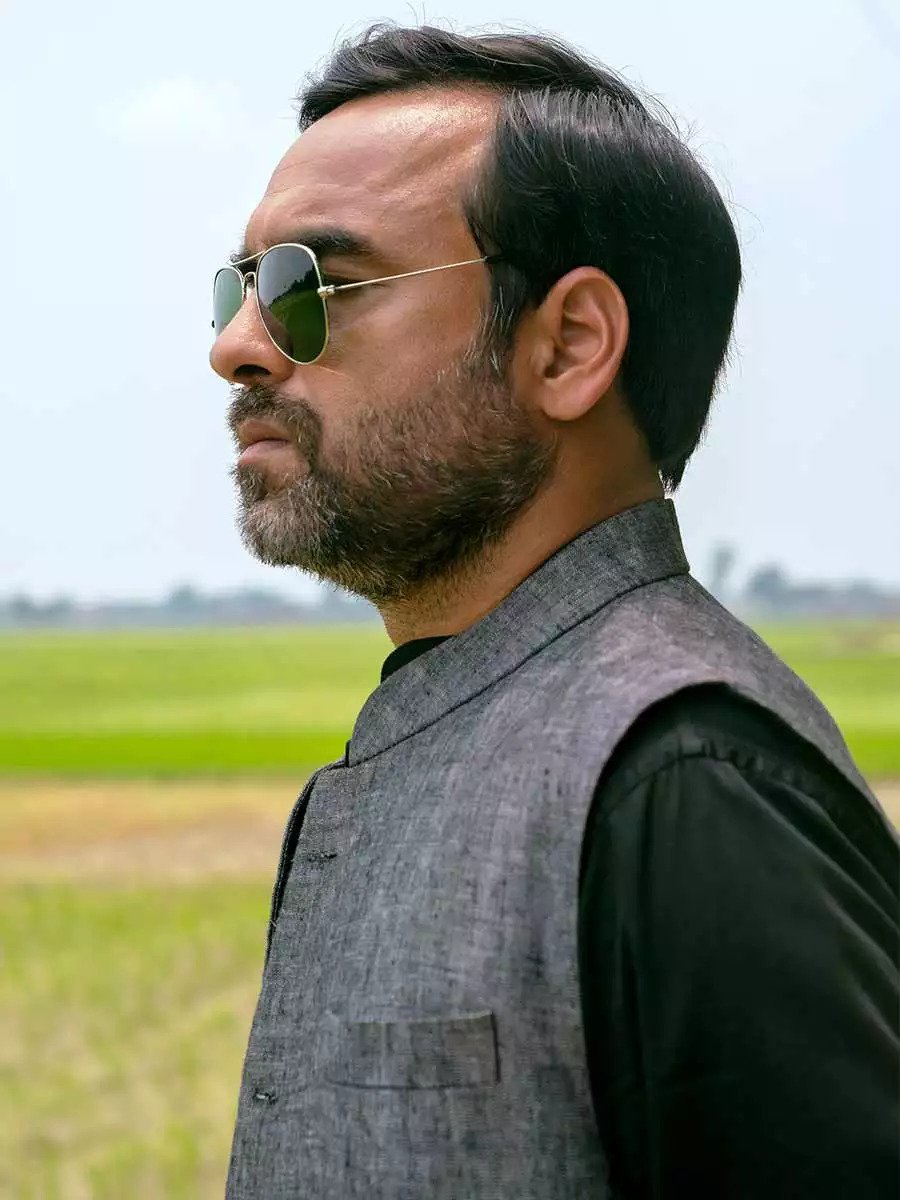 Pankaj Tripathi Full Bio: Height, Age, Wife, Family, and More ...